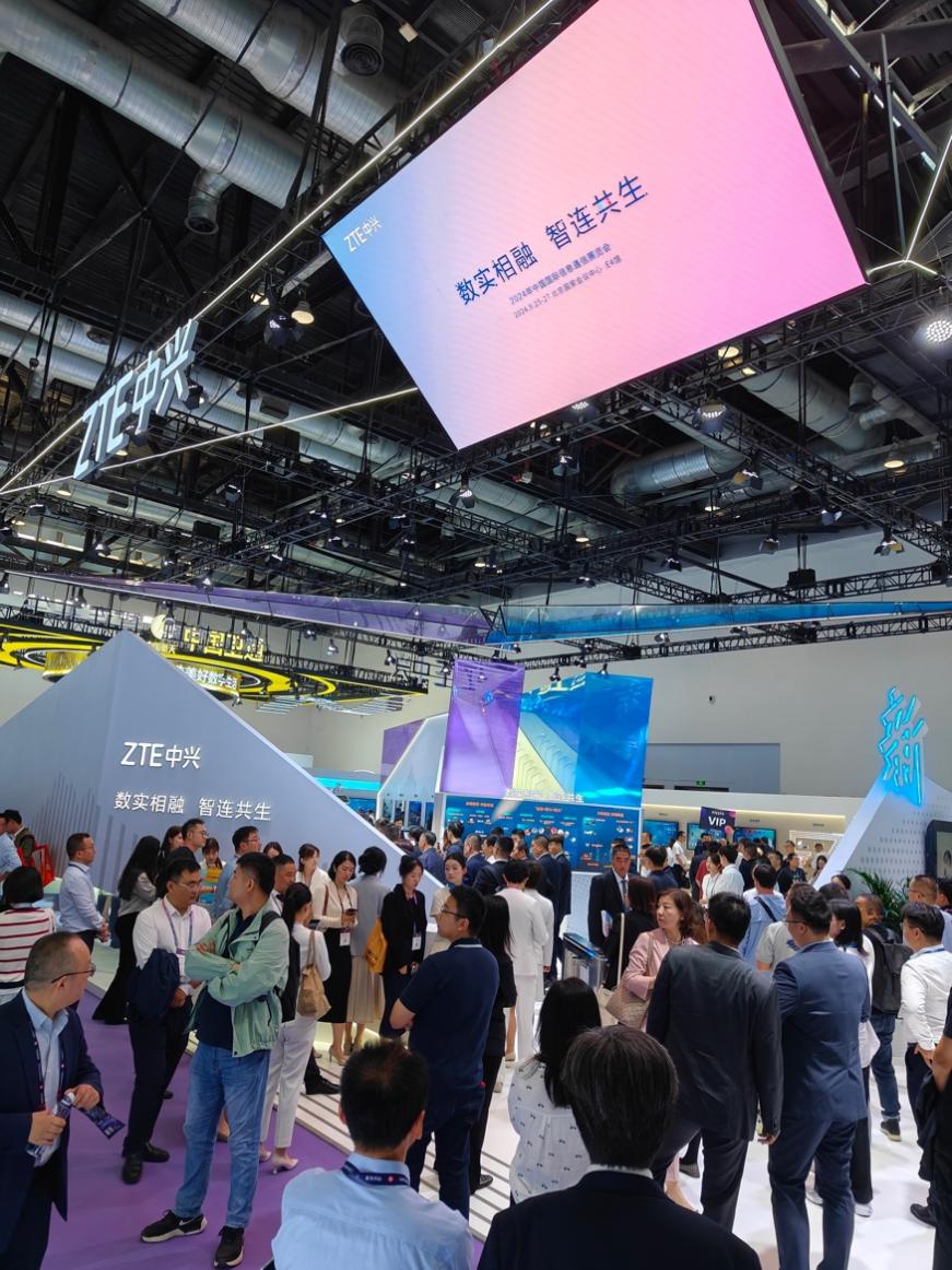 “连接+算力”构筑数智底座：探访中兴通讯2024年PT展之旅 - 云计算 - JQman